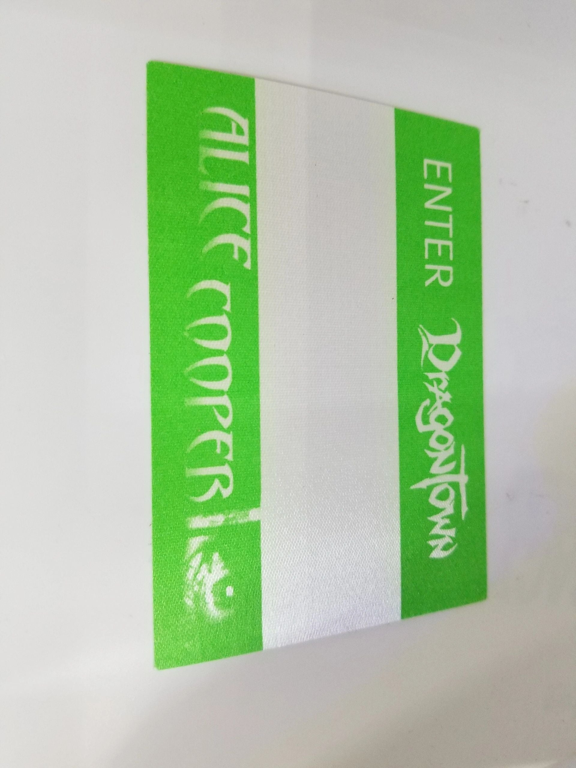 Alice Cooper Dragontown Backstage Pass – RealRetro